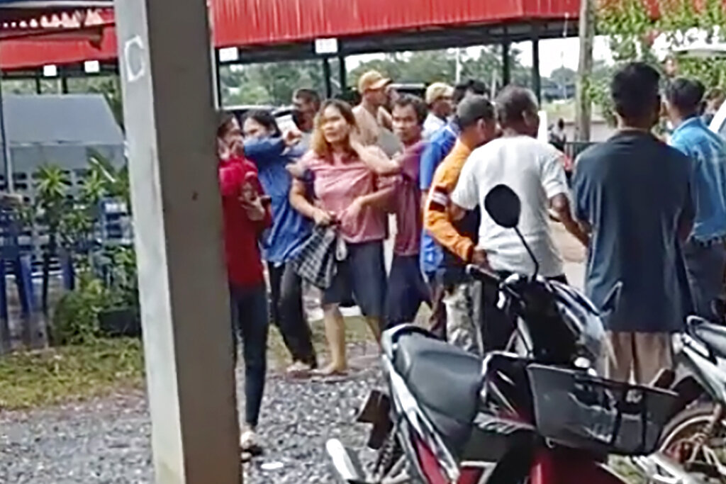 Thu. 8:25 a.m.: Gunman kills 37 in attack starting at Thai child care center | News, Sports ...